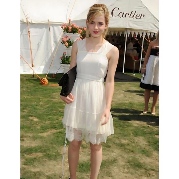 Art | Emma Watson 85 X 11 Candid Color Photograph Art Print Photo ...
